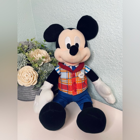 Disney | Toys | Mickey Mouse Cast Member Disney Employee Pixar Pier ...